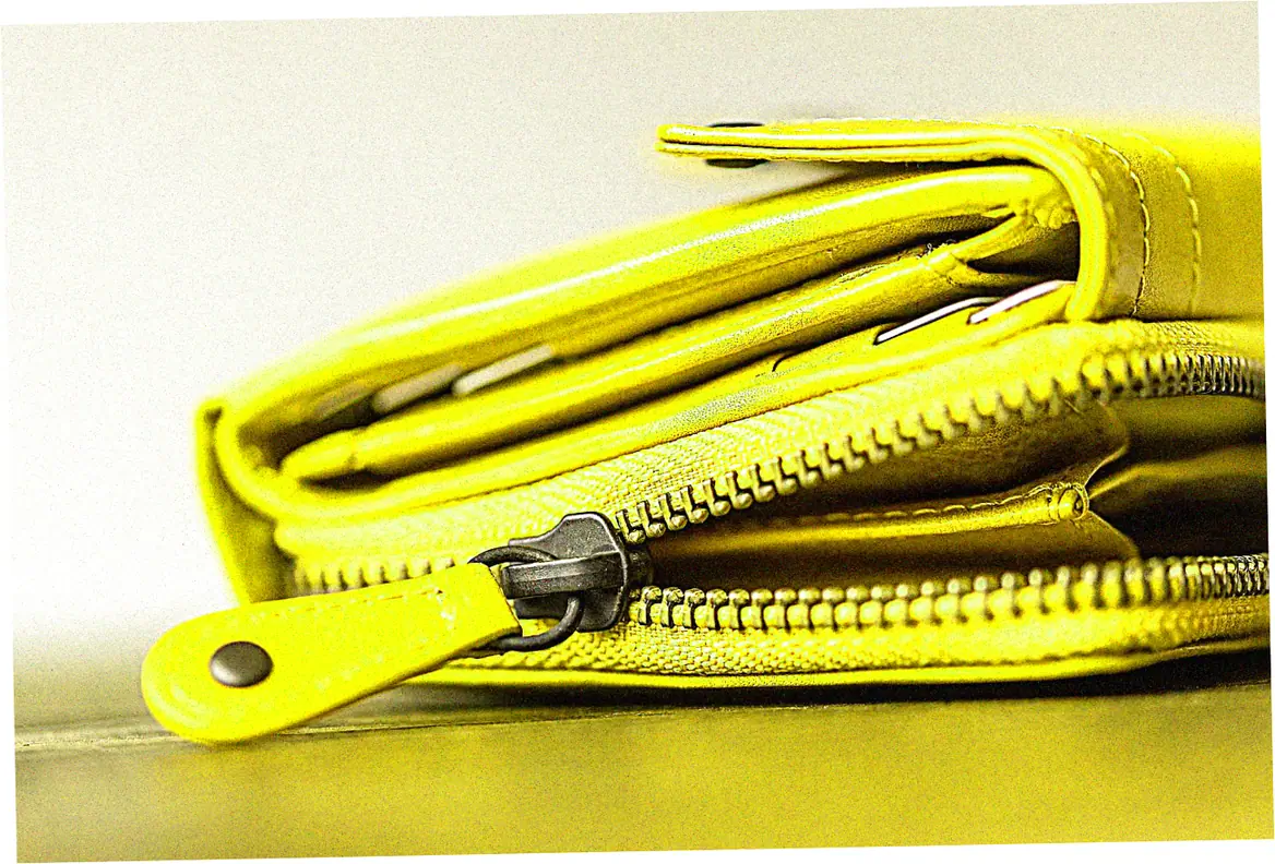 Best Feng Shui Wallet Colors for Wealth and Luck - fsMaster